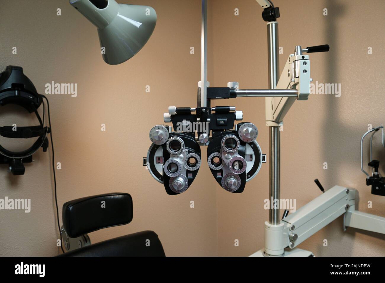 Phoropter Eye Exam Equipment Stock Photo - Alamy