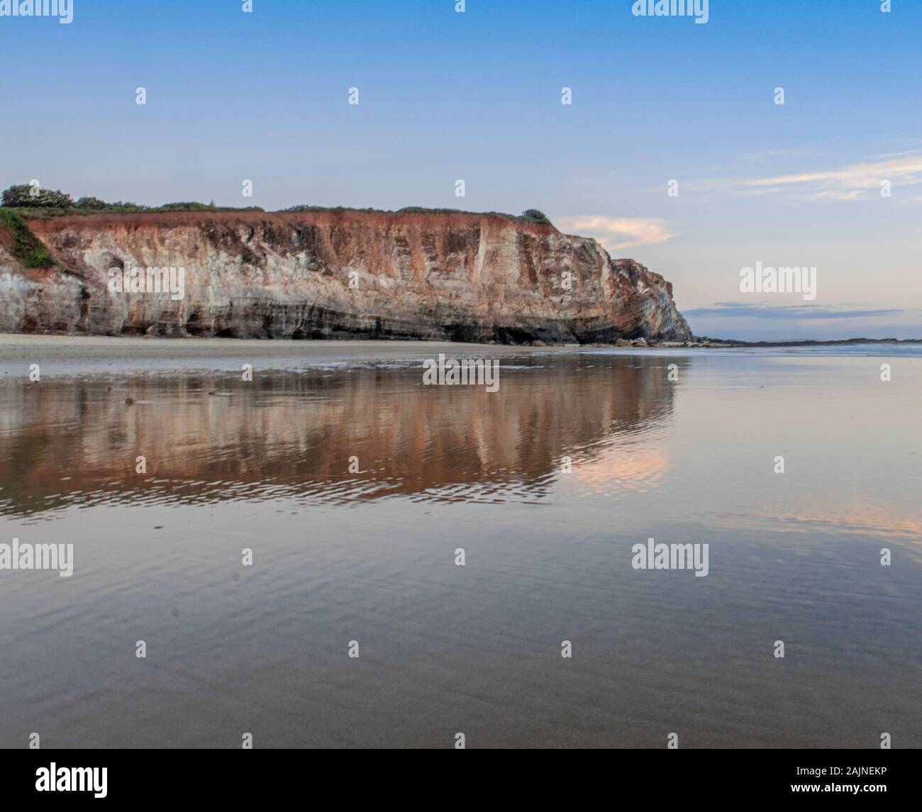 red rock cliffs reflection Stock Photo - Alamy