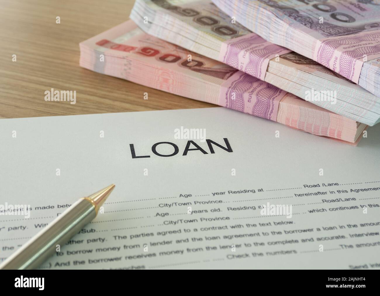 Office bank of desks hi-res stock photography and images - Alamy