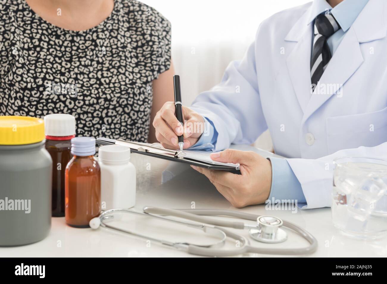 Patients recording hi-res stock photography and images - Alamy