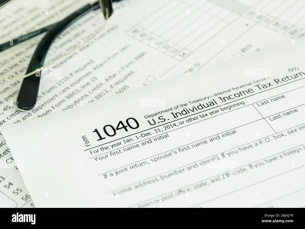 individual income tax return form on desk Stock Photo - Alamy