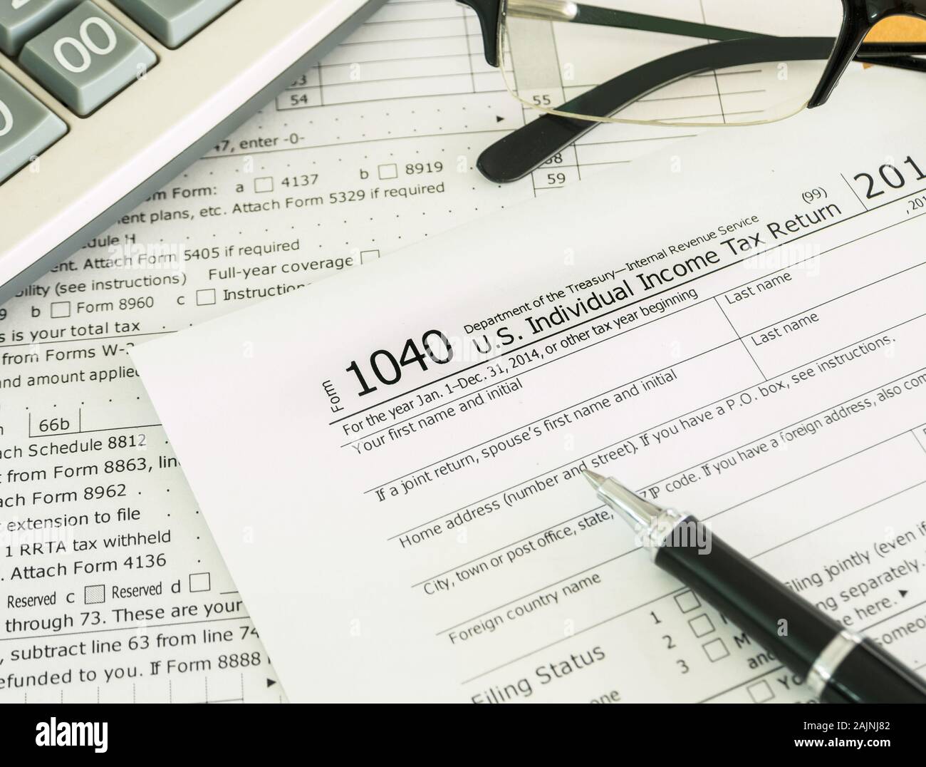 individual income tax return form on desk Stock Photo - Alamy