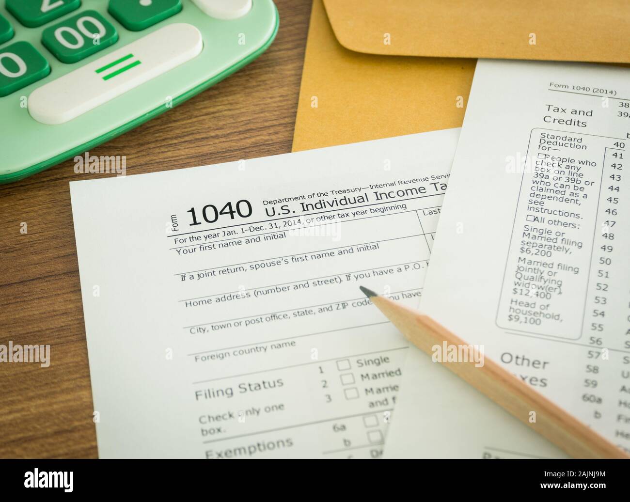 individual income tax return form on desk Stock Photo - Alamy