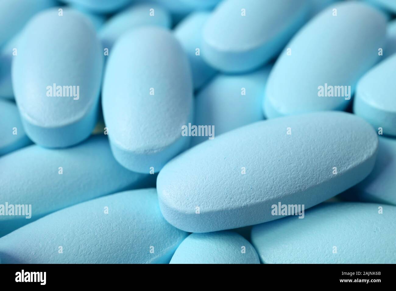 Blue pills hi-res stock photography and images - Alamy