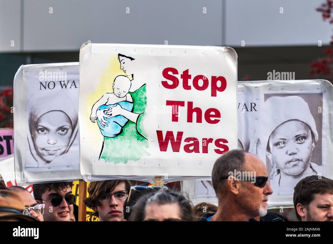 Anti war protest sign hi-res stock photography and images - Alamy
