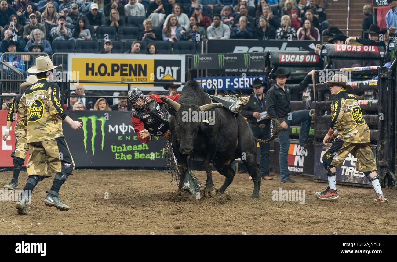 New York, USA. 04th Jan, 2020. Jared Parsonage rides bull during second ...