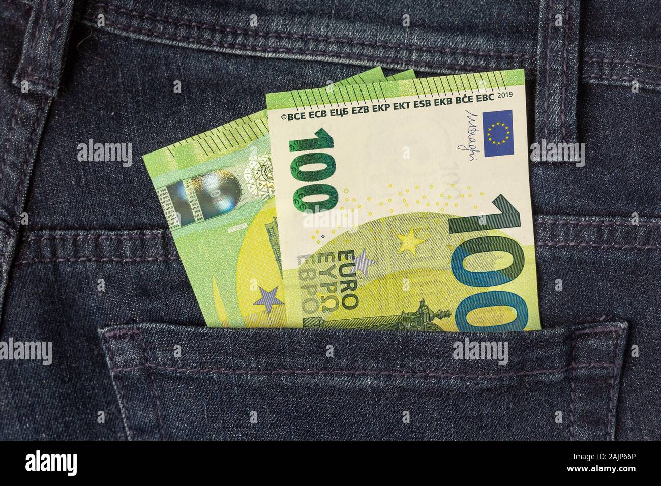 100 euro banknote back hi-res stock photography and images - Alamy