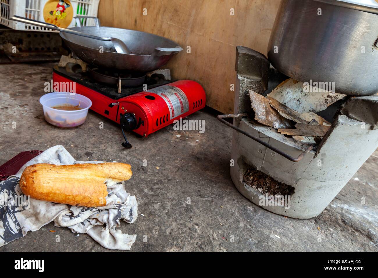 Bread poverty hi-res stock photography and images - Alamy