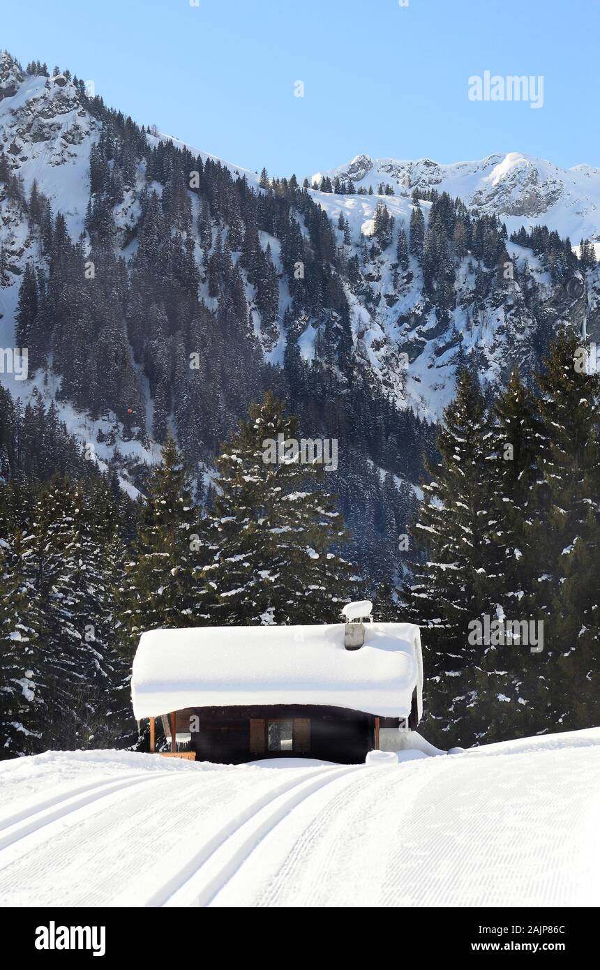 Small lodge hi-res stock photography and images - Alamy