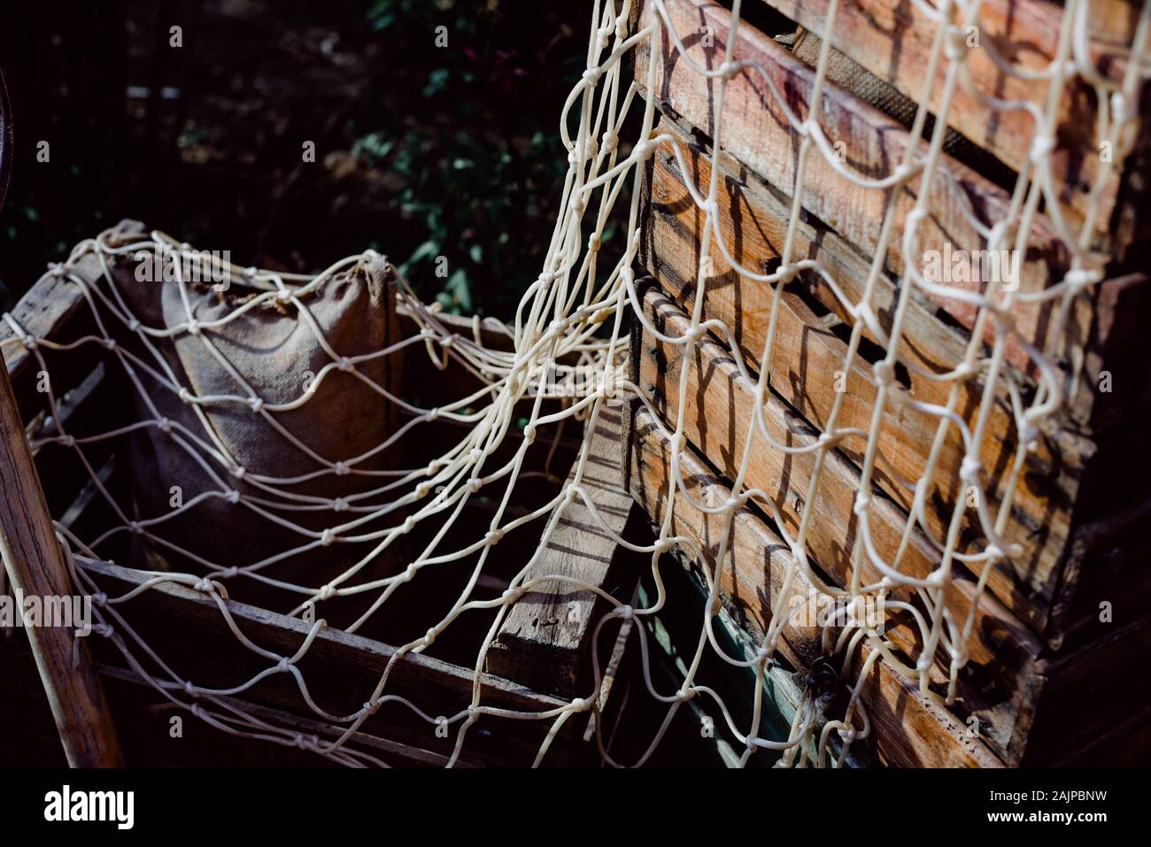 Spinning boxes hi-res stock photography and images - Alamy