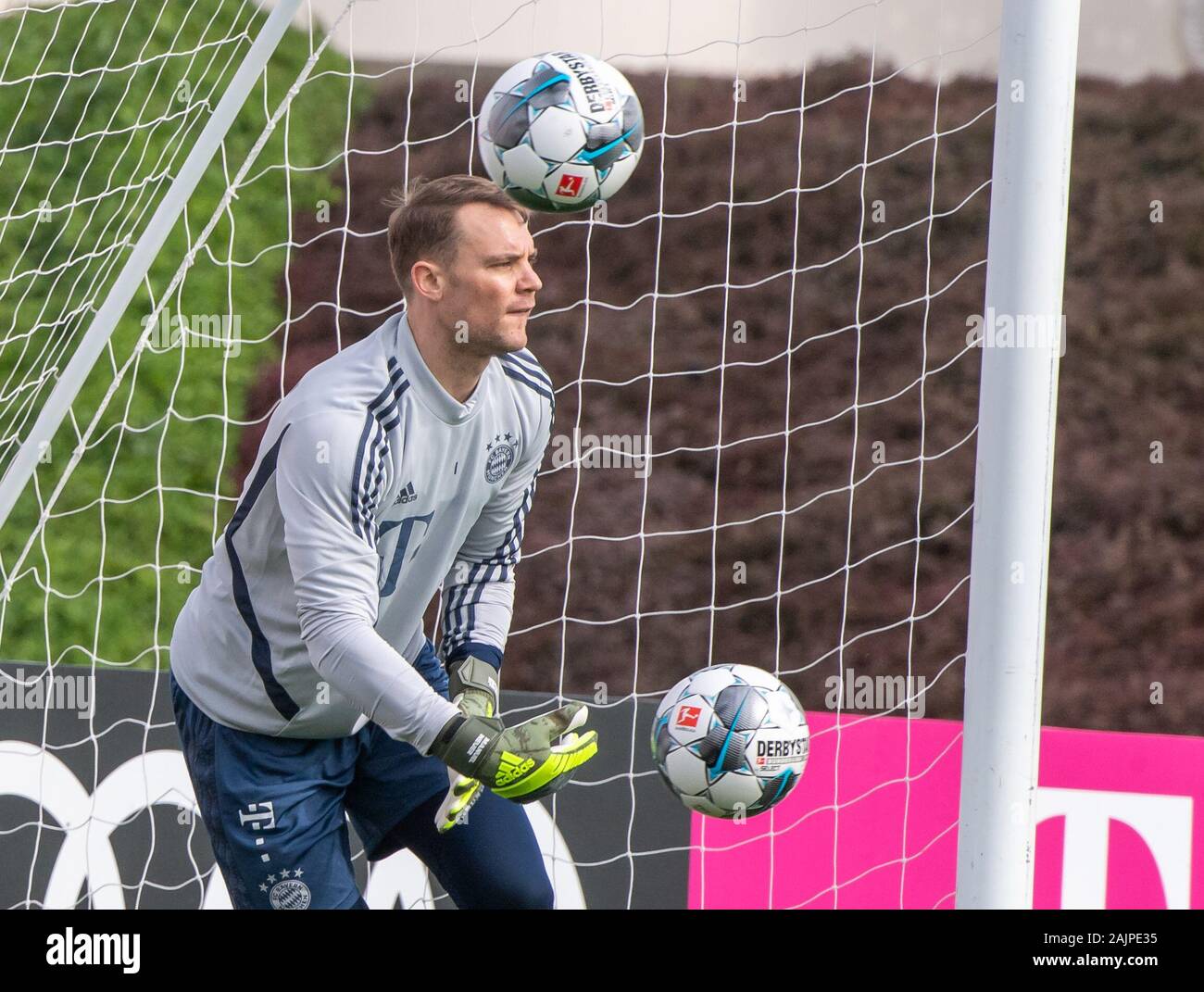 Doha, Qatar. 05th Jan, 2020. Football: Bundesliga, training camp FC ...