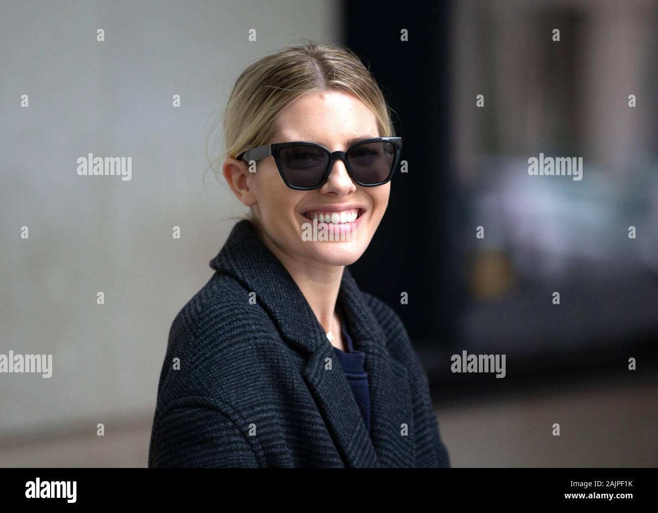 Former bbc news presenter hi-res stock photography and images - Alamy