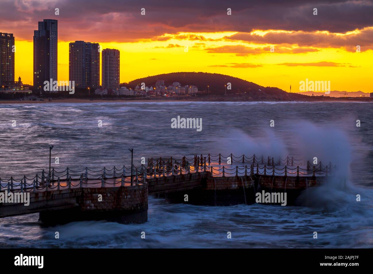 Weihai hi-res stock photography and images - Alamy