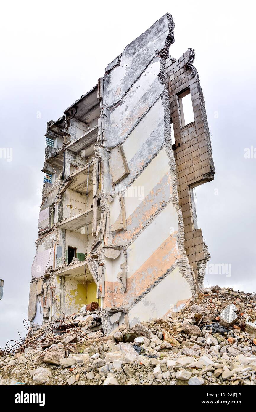 The remains of concrete walls of the building after the explosion Stock ...