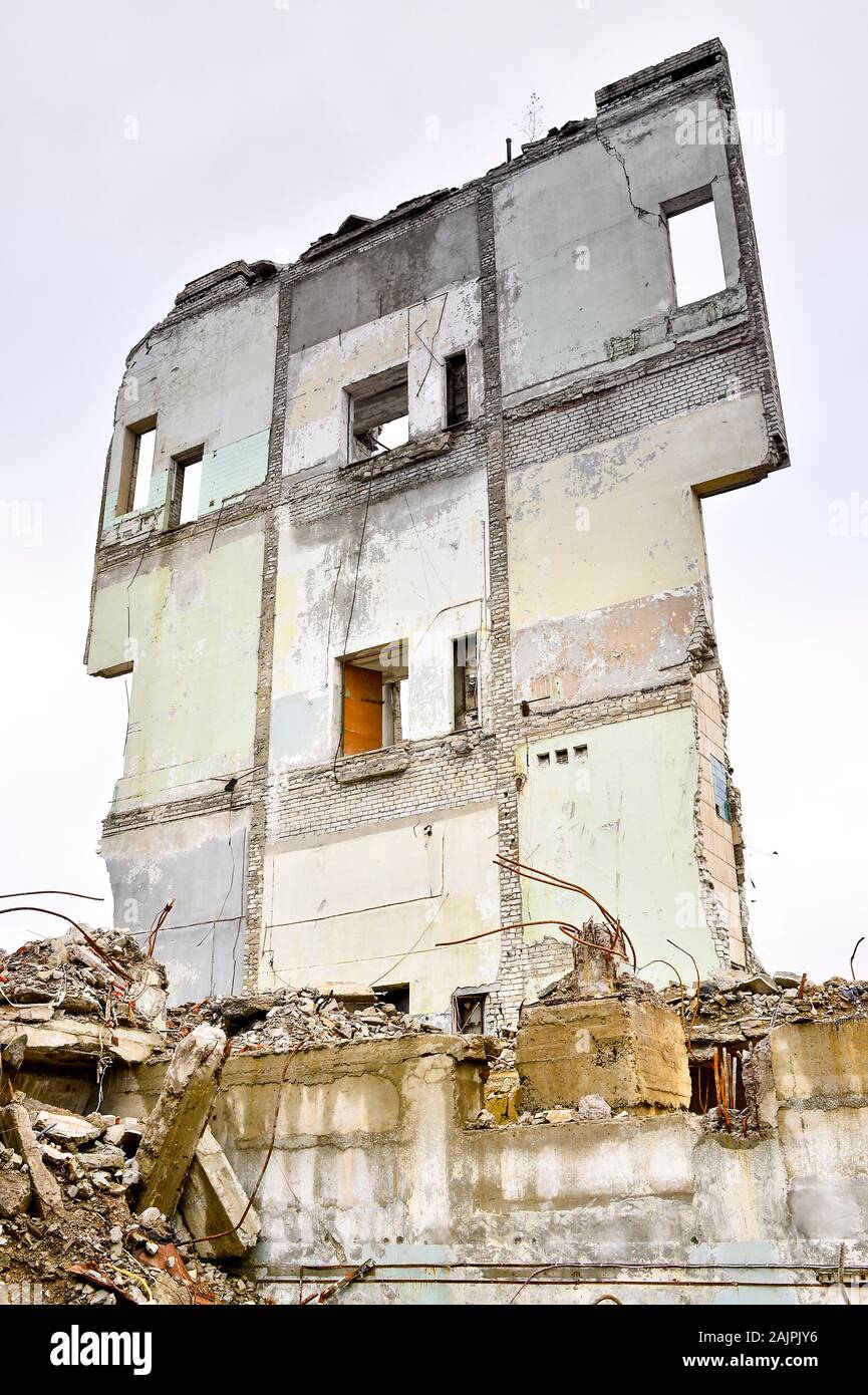 The remains of concrete walls of the building after the explosion Stock ...