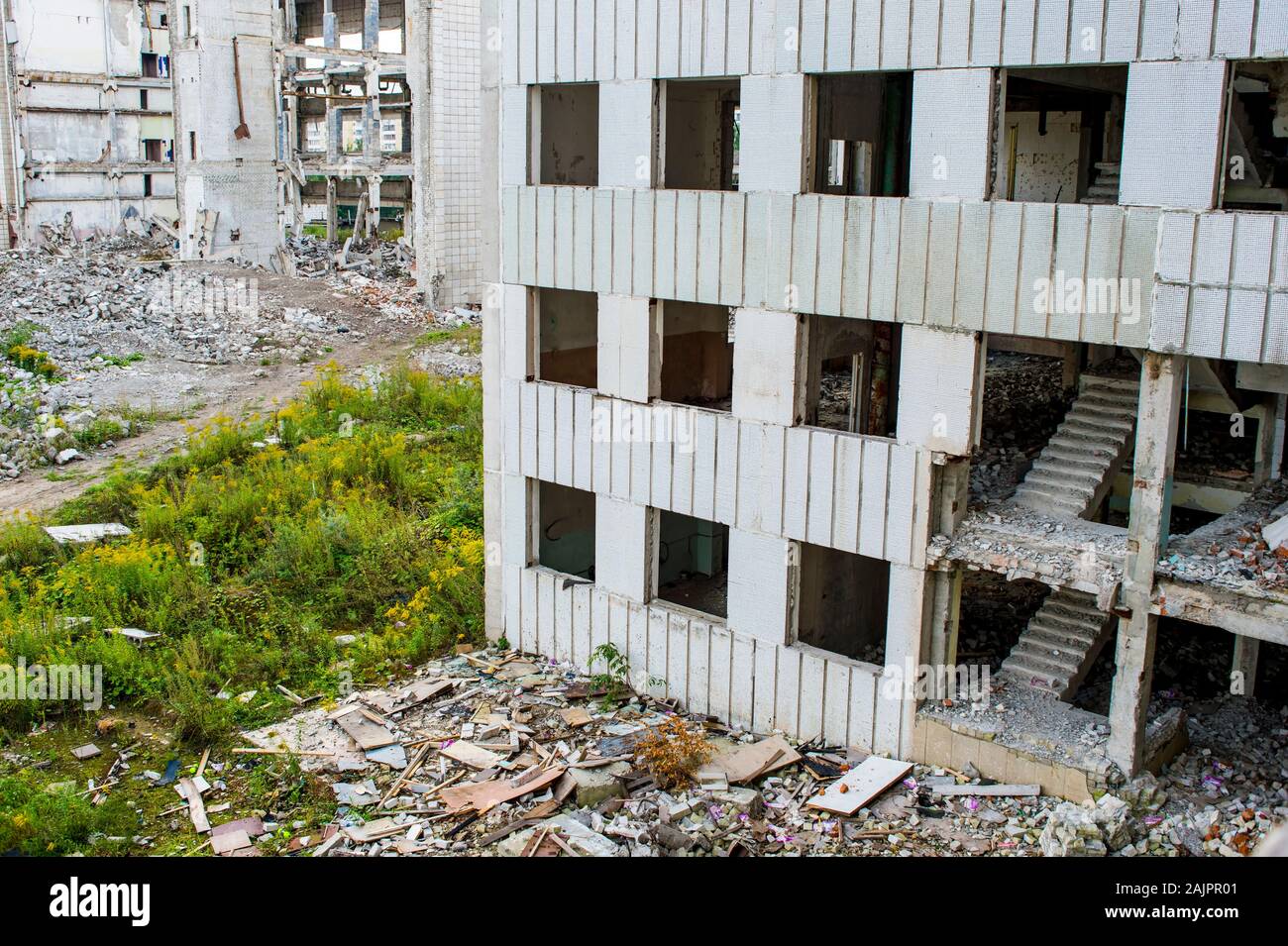 Demolition, disposal of a large industrial plant Stock Photo - Alamy