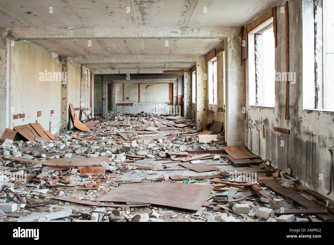 Demolition, disposal of a large industrial plant Stock Photo - Alamy