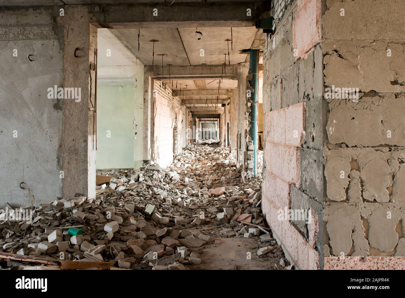 Demolition, disposal of a large industrial plant Stock Photo - Alamy