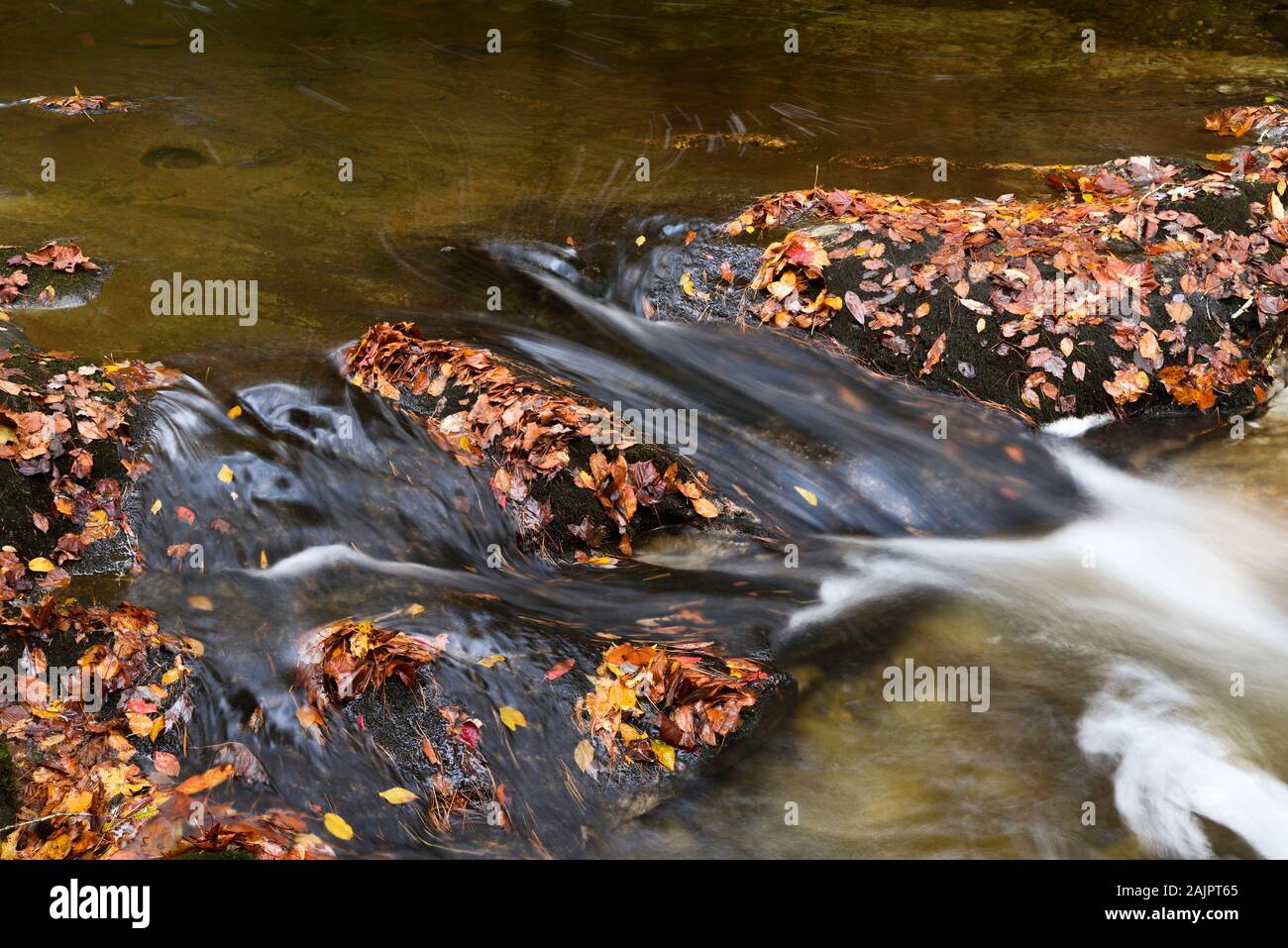 Water flowing over rock ledge hi-res stock photography and images - Alamy
