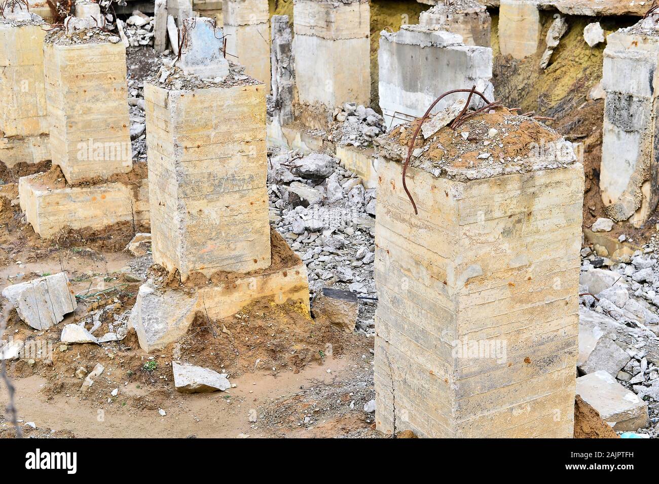 Rebar protruding from concrete hi-res stock photography and images - Alamy