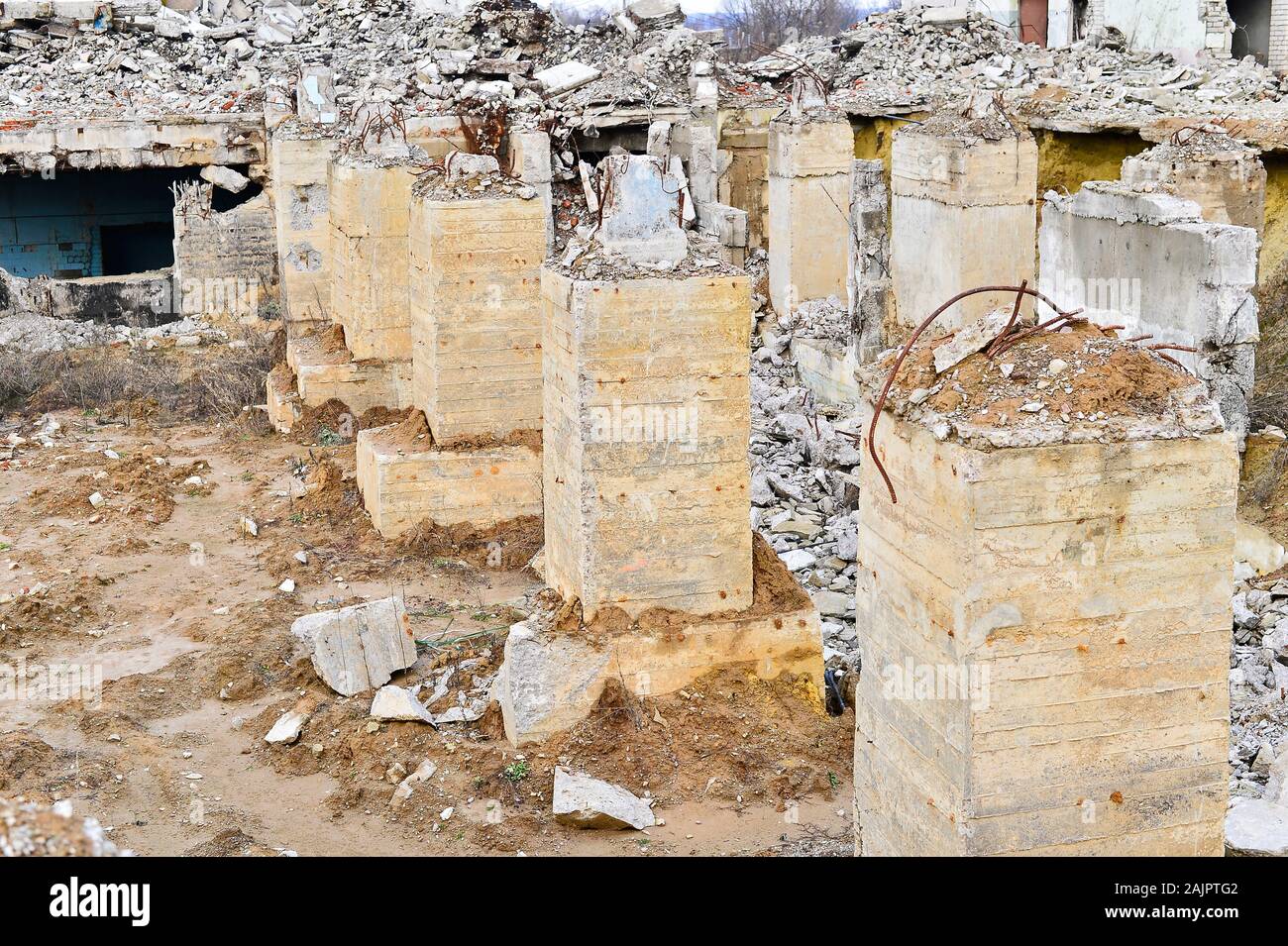 Rebar protruding from concrete hi-res stock photography and images - Alamy