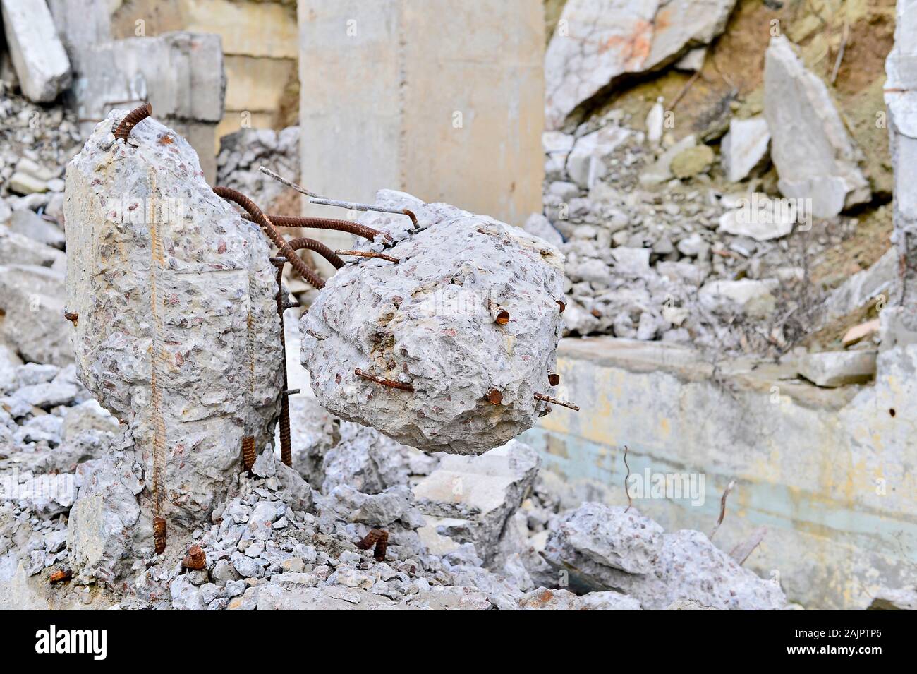 Beams protruding hi-res stock photography and images - Alamy