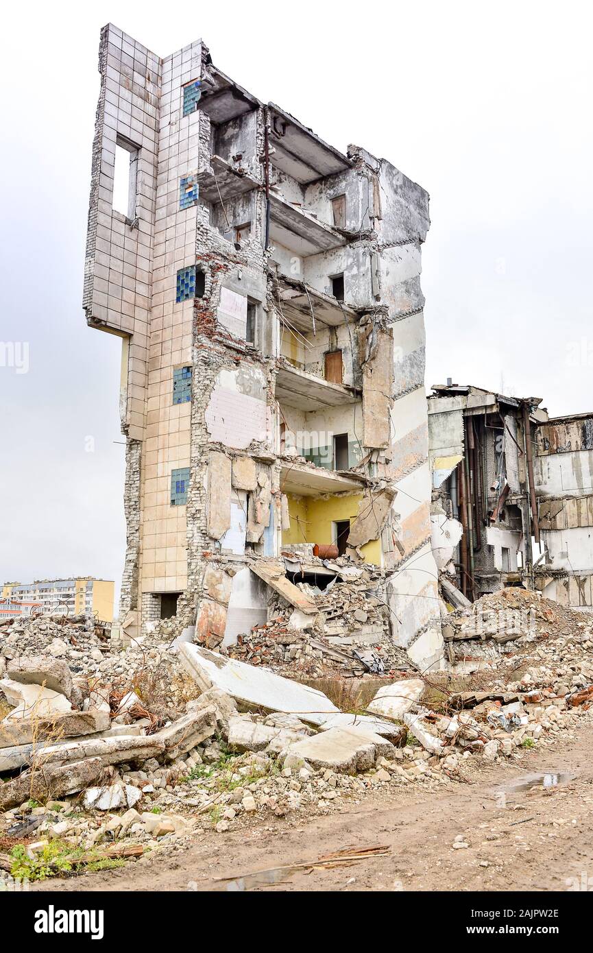 The remains of concrete walls of the building after the explosion Stock ...