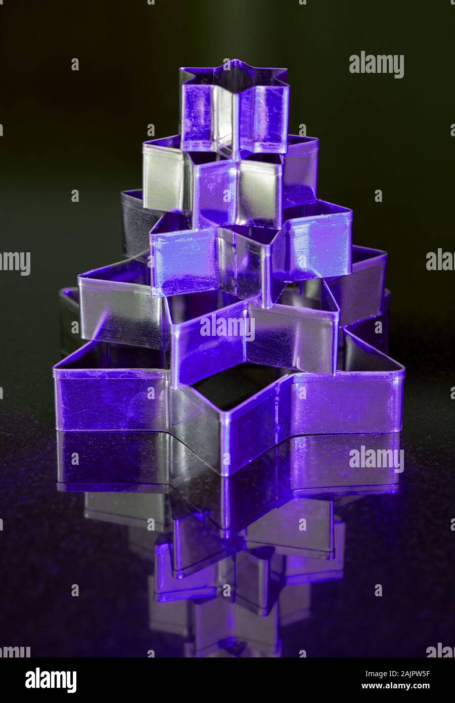 Five point star cutters hi-res stock photography and images - Alamy