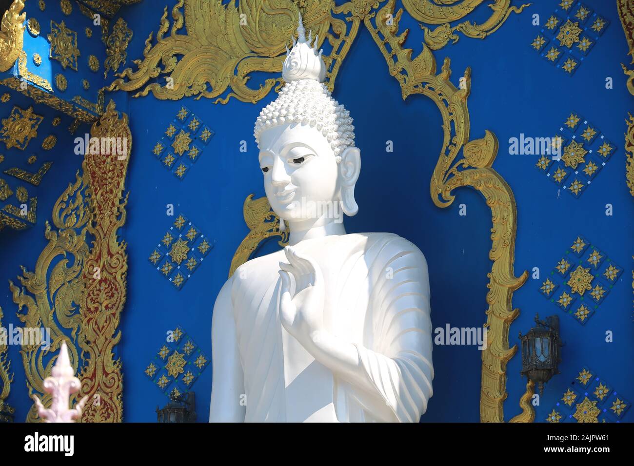 Wat Rong Seur Ten (Blue Temple Stock Photo - Alamy