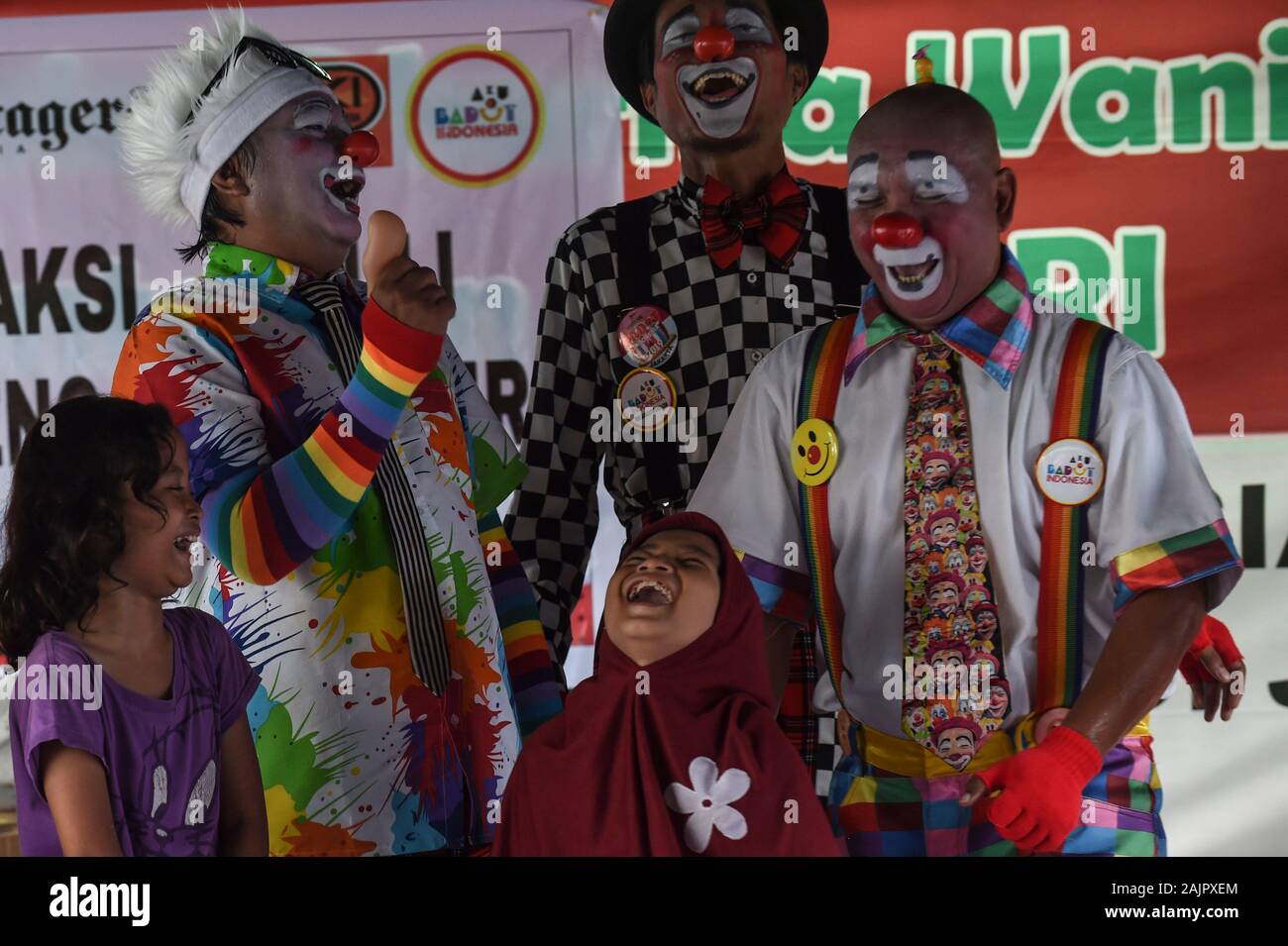 Jakarta, Indonesia. 5th Jan, 2020. Members of a local clown community ...