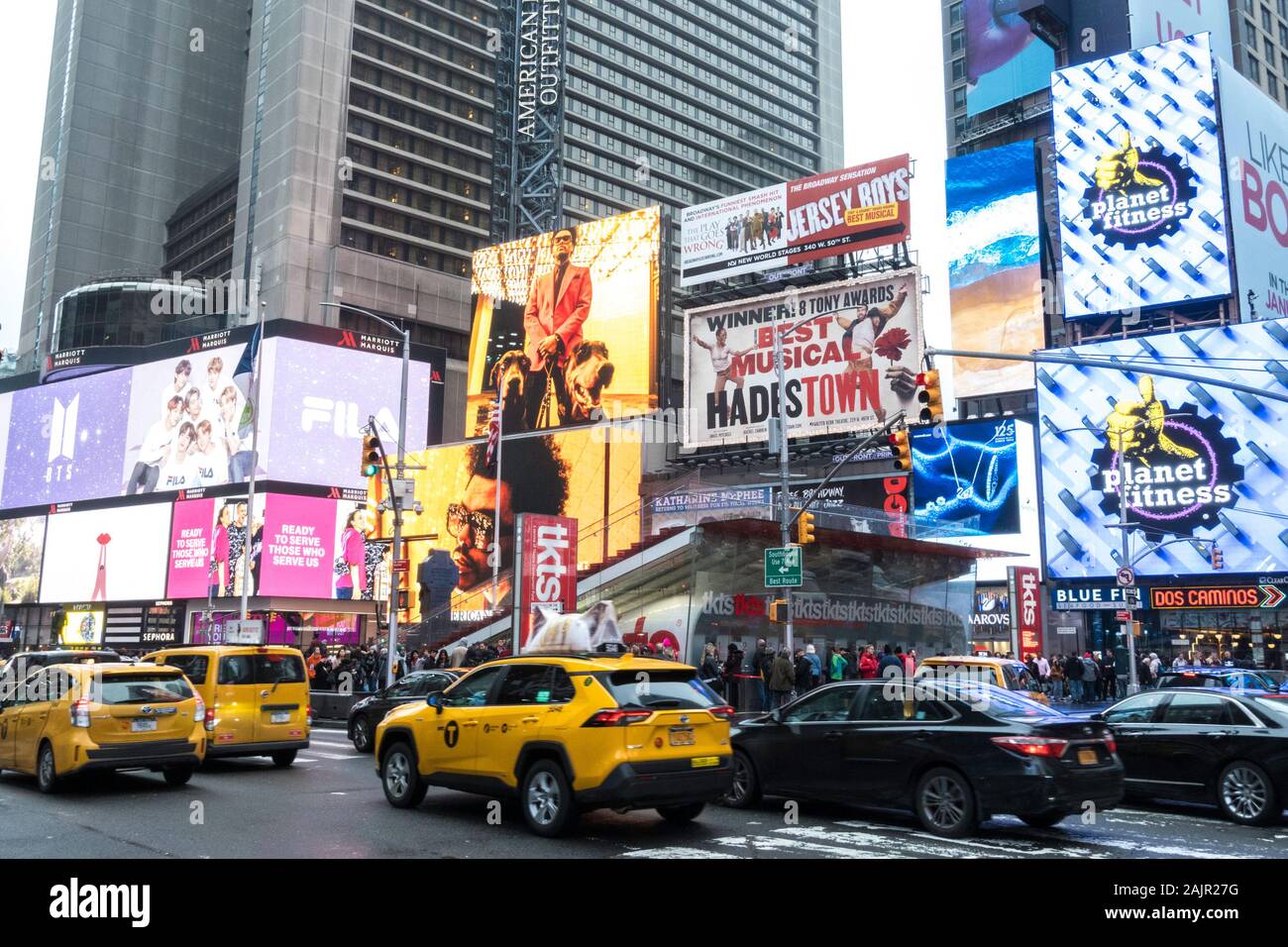 Low reduced poor visibility hi-res stock photography and images - Alamy