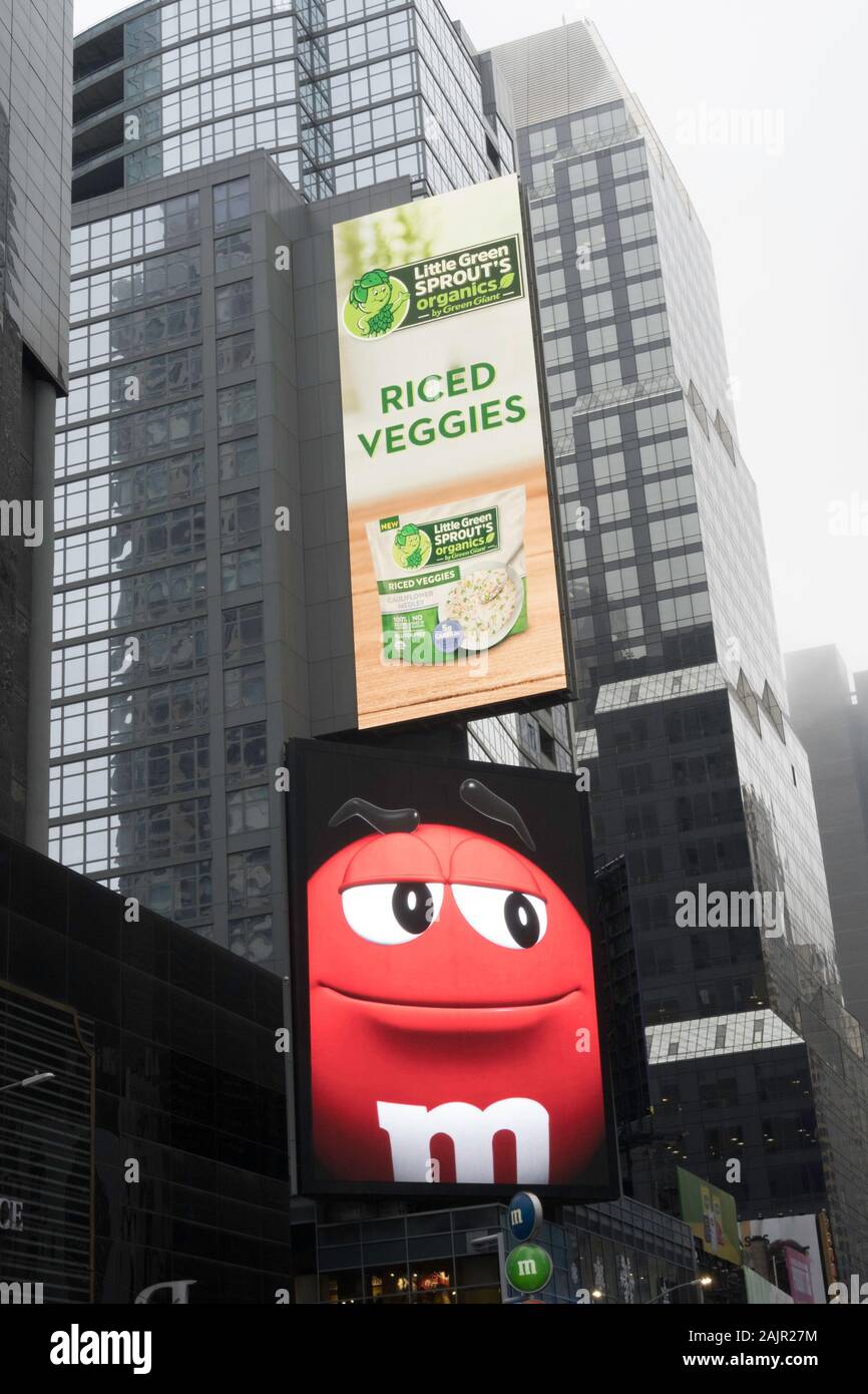 Visibility is obscured by dense fog in Times Square, NYC, USA Stock ...