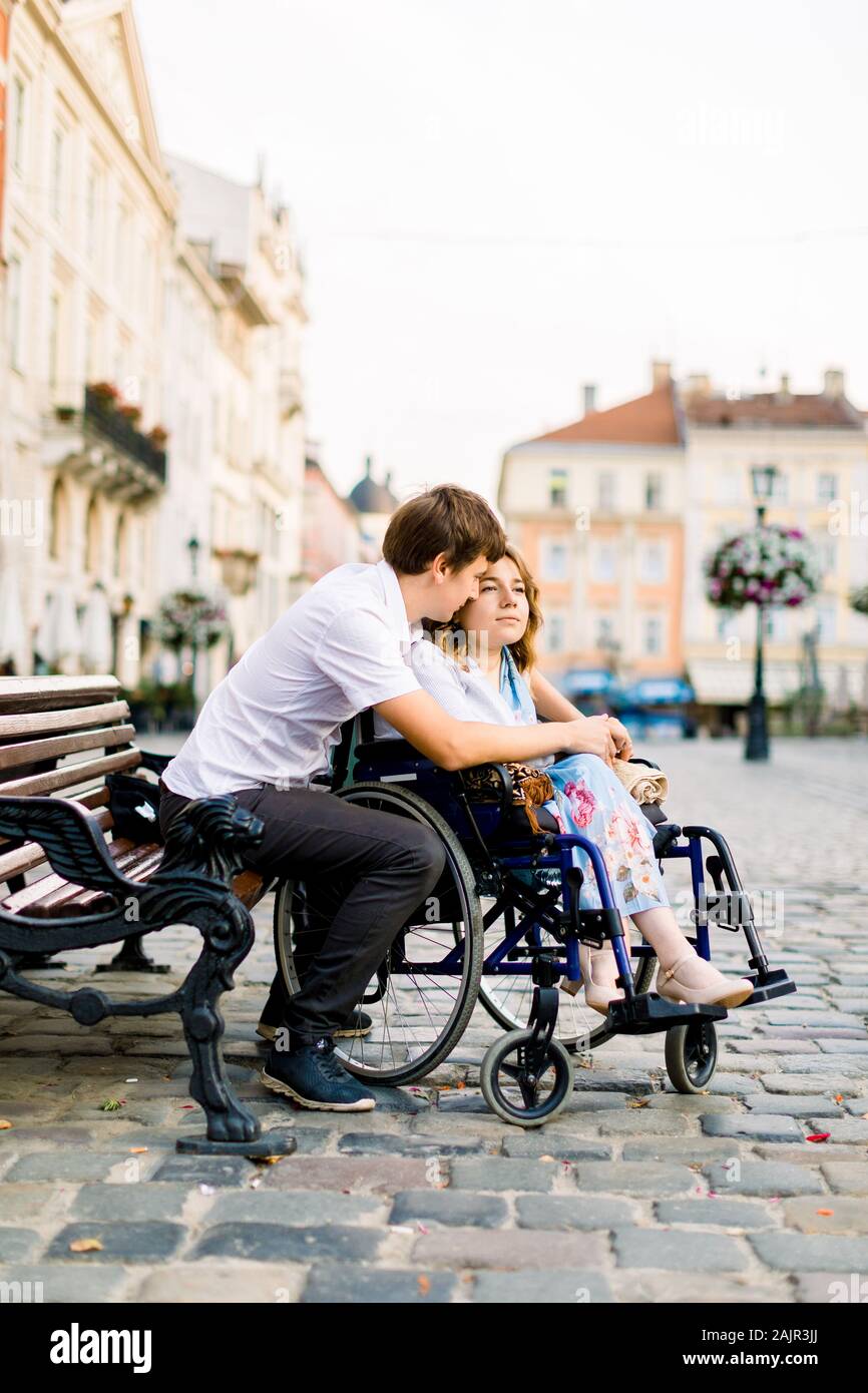 Man woman bench from behind hi-res stock photography and images - Alamy