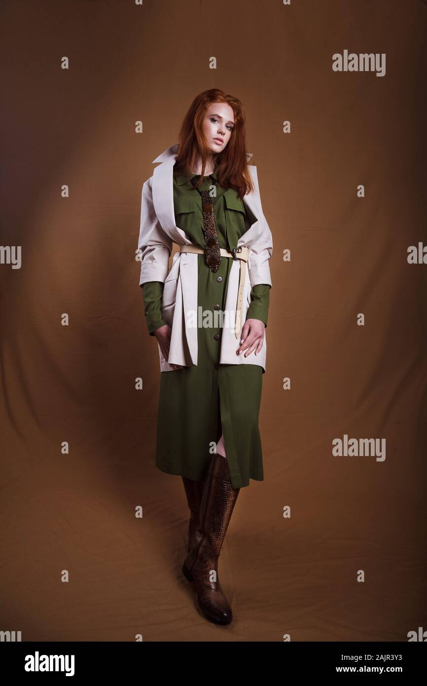 Vogue magazine cover hi-res stock photography and images - Alamy