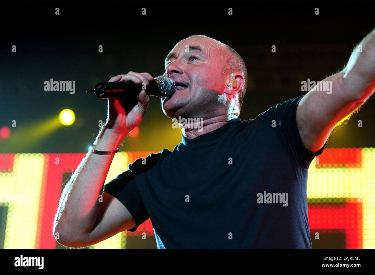 Milan Italy, 01 May 2004,Live concert of Phil Collins at the Forum ...