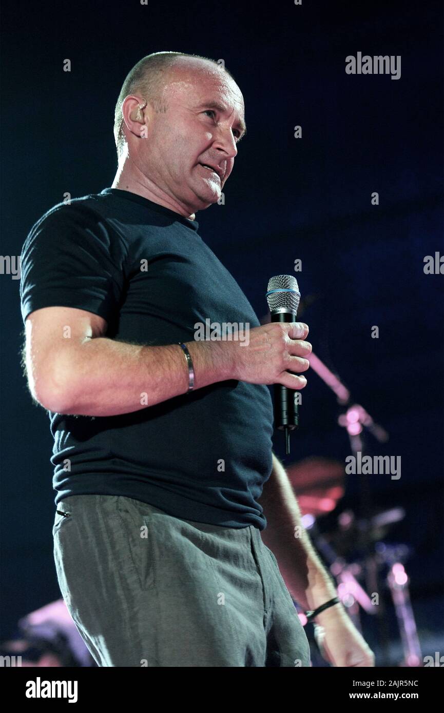Phil collins drums hi-res stock photography and images - Alamy