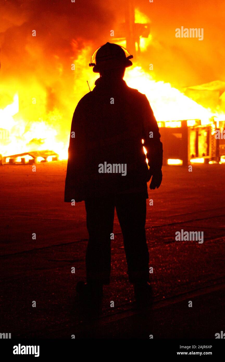 Australian bushfires 2020 firefighters hi-res stock photography and ...