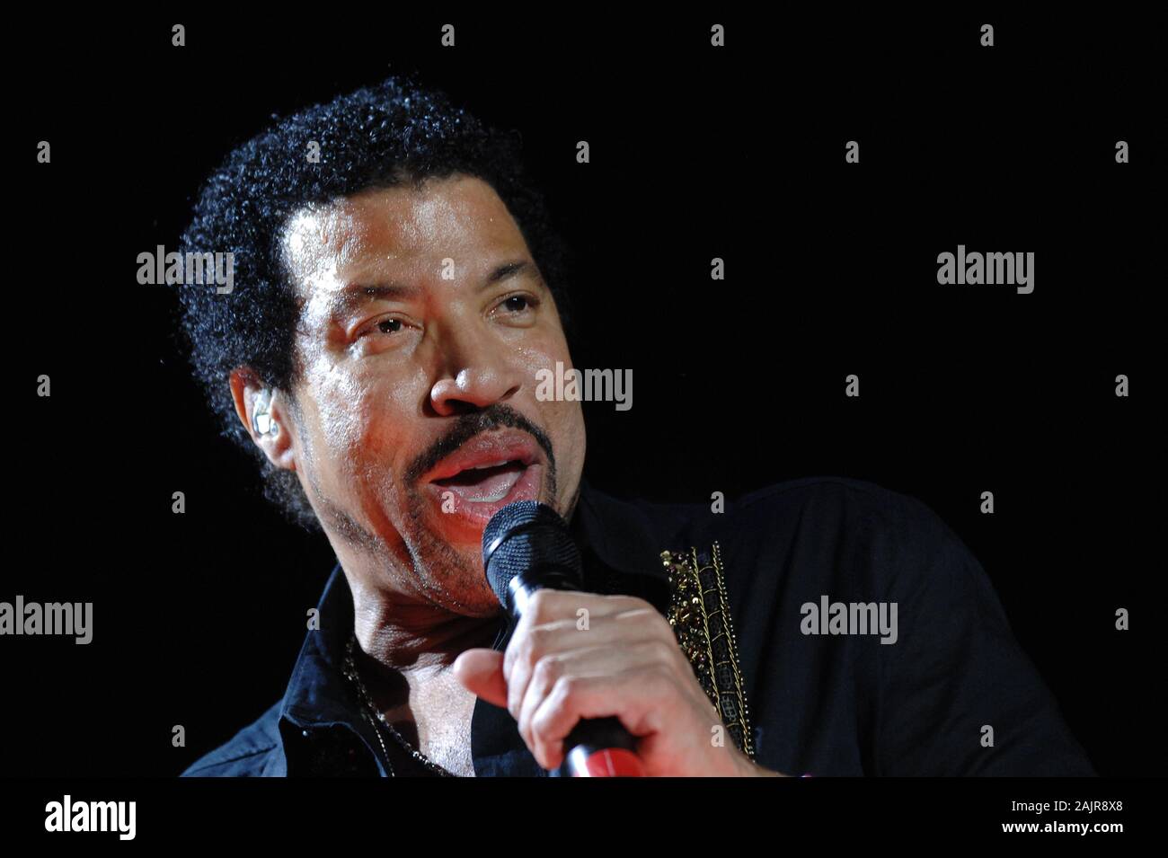Commodores frontman hi-res stock photography and images - Alamy