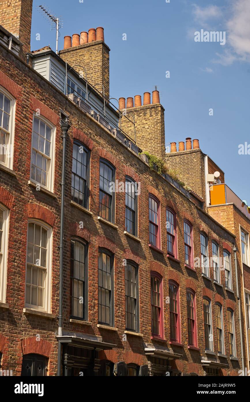 Georgian houses spitalfields london hi-res stock photography and images ...