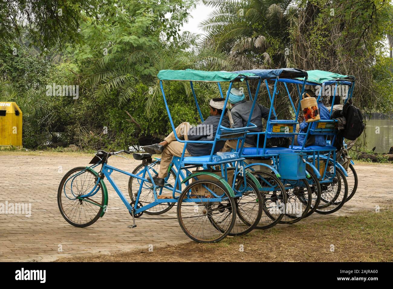 Rikshawala hi-res stock photography and images - Alamy