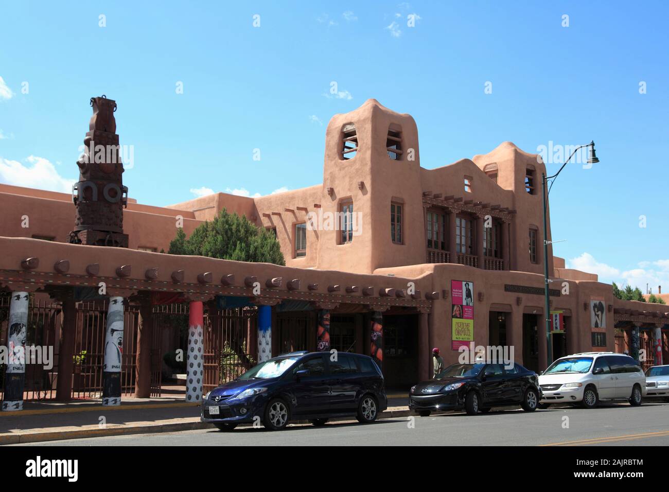 Native american art museum hi-res stock photography and images - Alamy