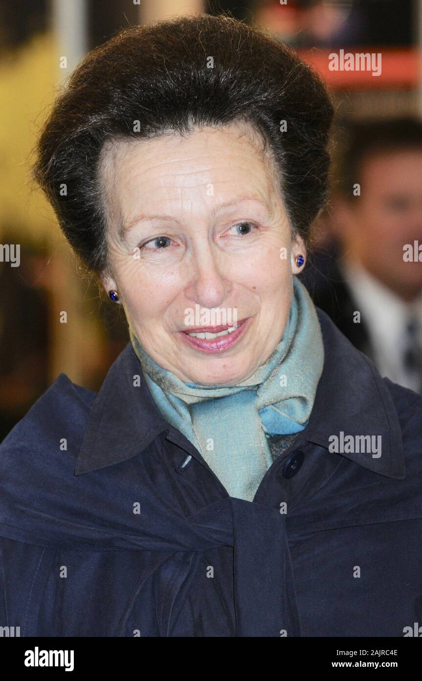 London the boat hi-res stock photography and images - Alamy