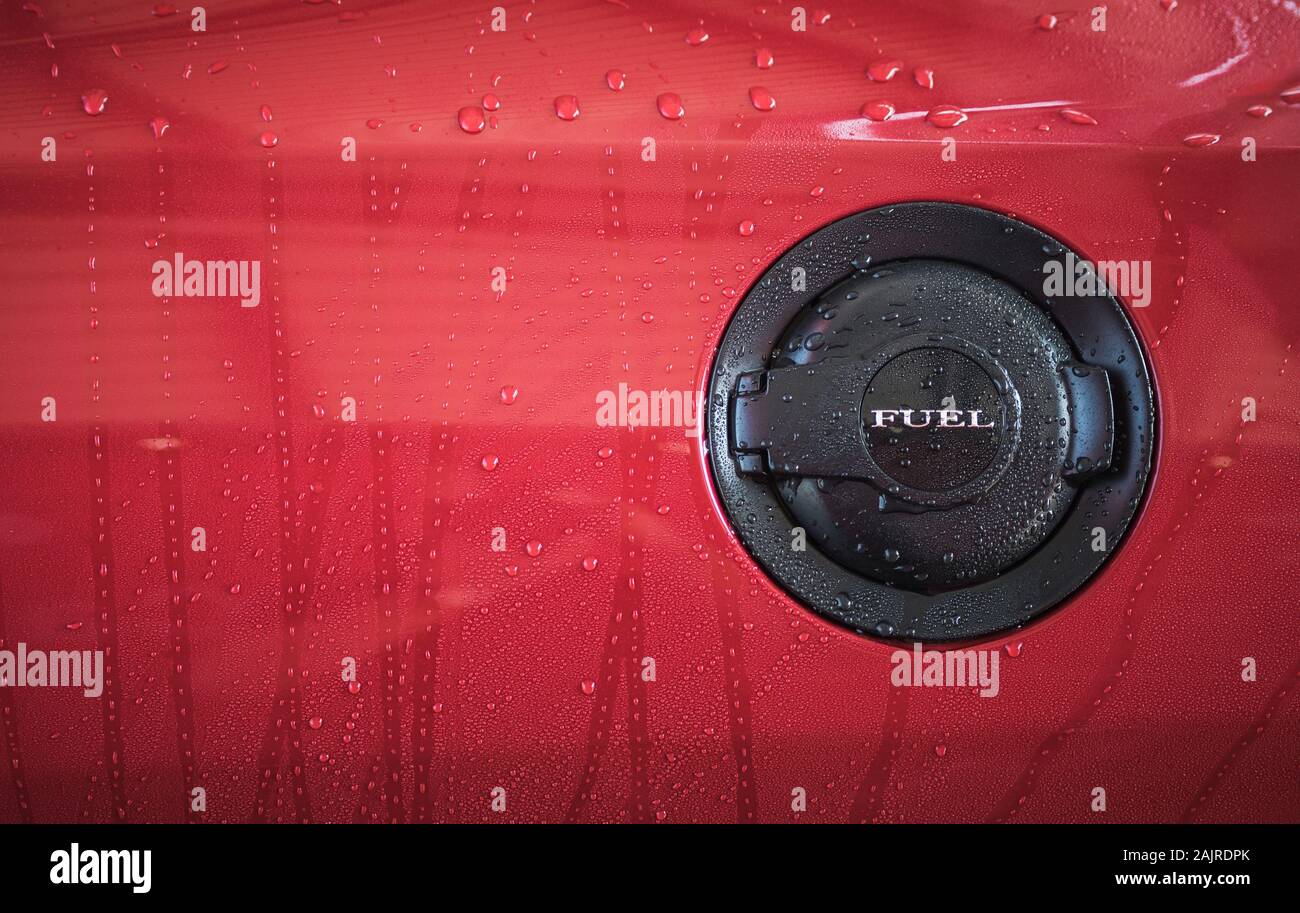 Wet gas tank hi-res stock photography and images - Alamy