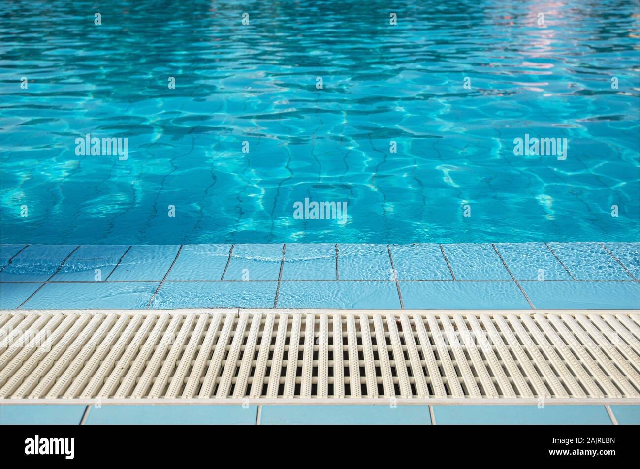 Modern Swimming Pool Overflow Grating Closeup. Pool Technologies Stock Photo - Alamy