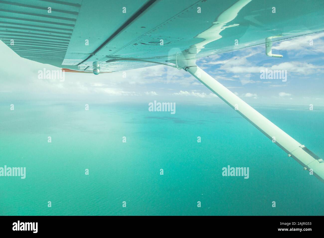 People looking at a plane hi-res stock photography and images - Alamy