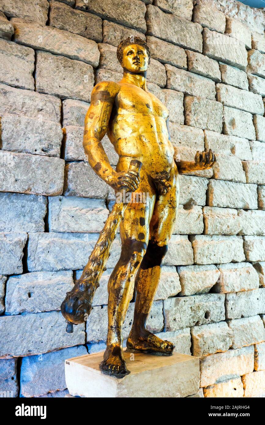 Statue of hercules hi-res stock photography and images - Alamy