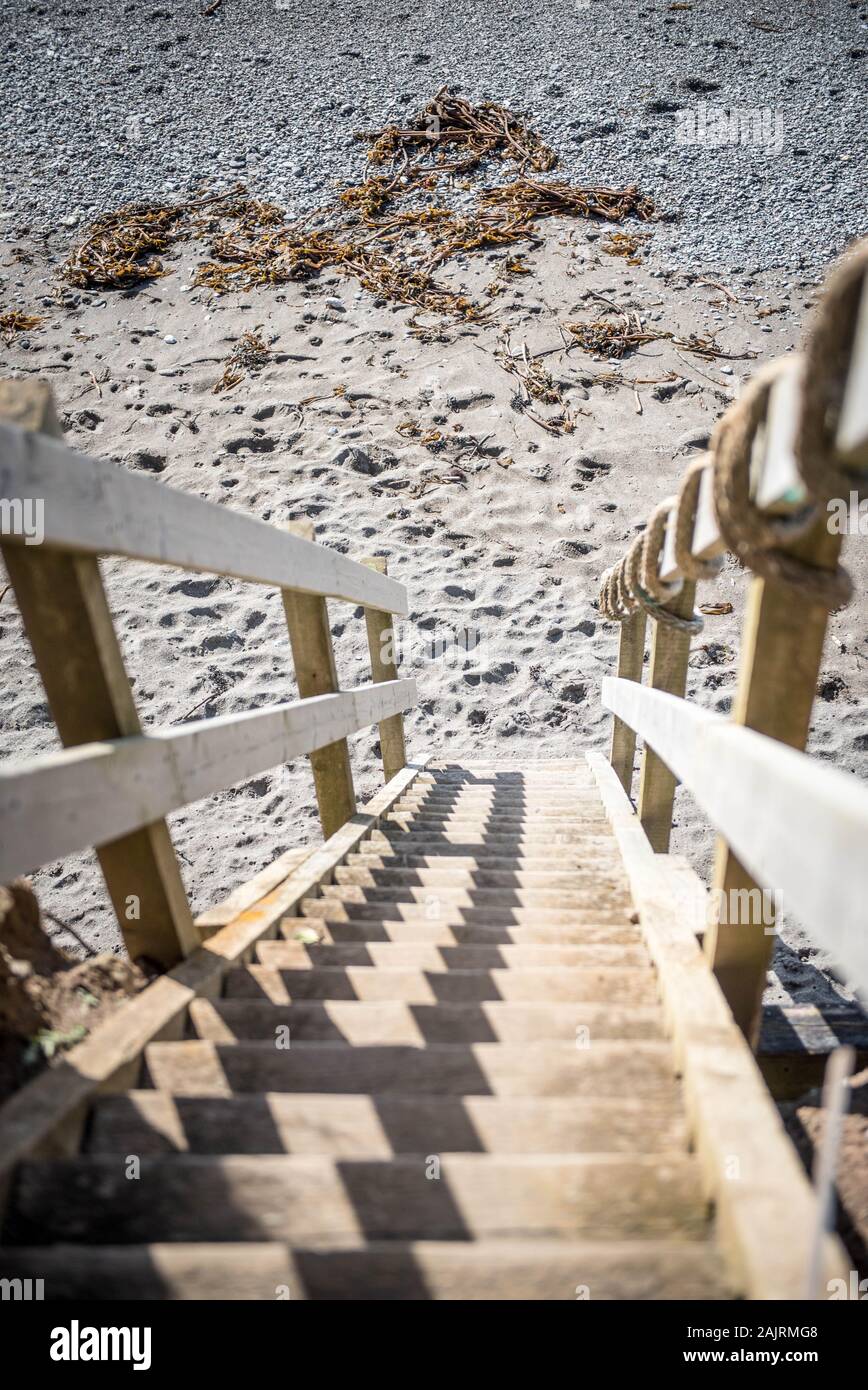 Descending steps stairs staircase hi-res stock photography and images ...