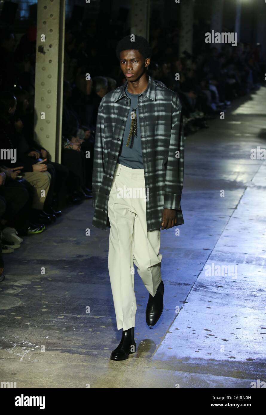 Models on the catwalk of QASIMI London Fashion Week Men's AW20 show ...