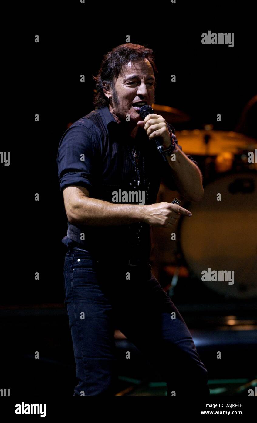 American rock singer springsteen hi-res stock photography and images ...