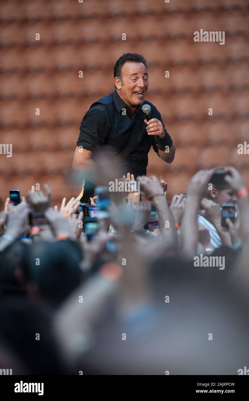 Milano Italy 06/03/2013 : Live concert of Bruce Springsteen at the San ...